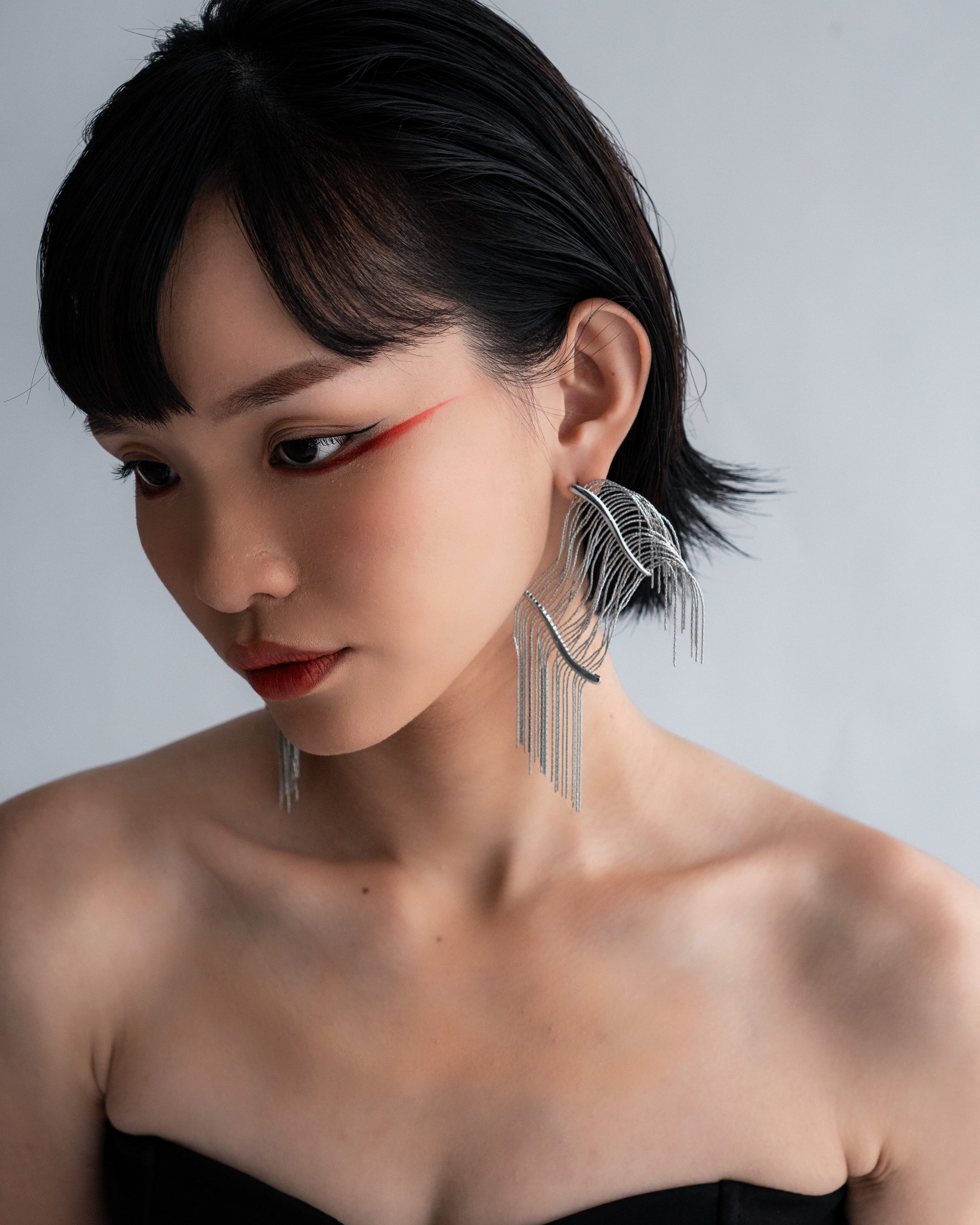 Whisper Motion Stud – Libra Balance