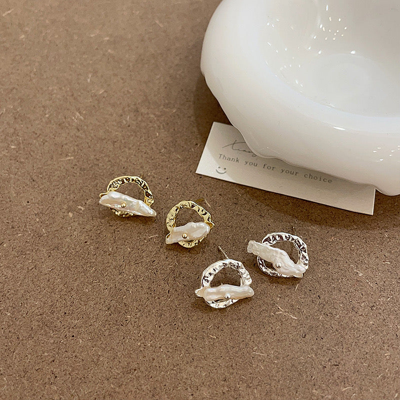 Natural Baroque Shell Stud – Libra Balance